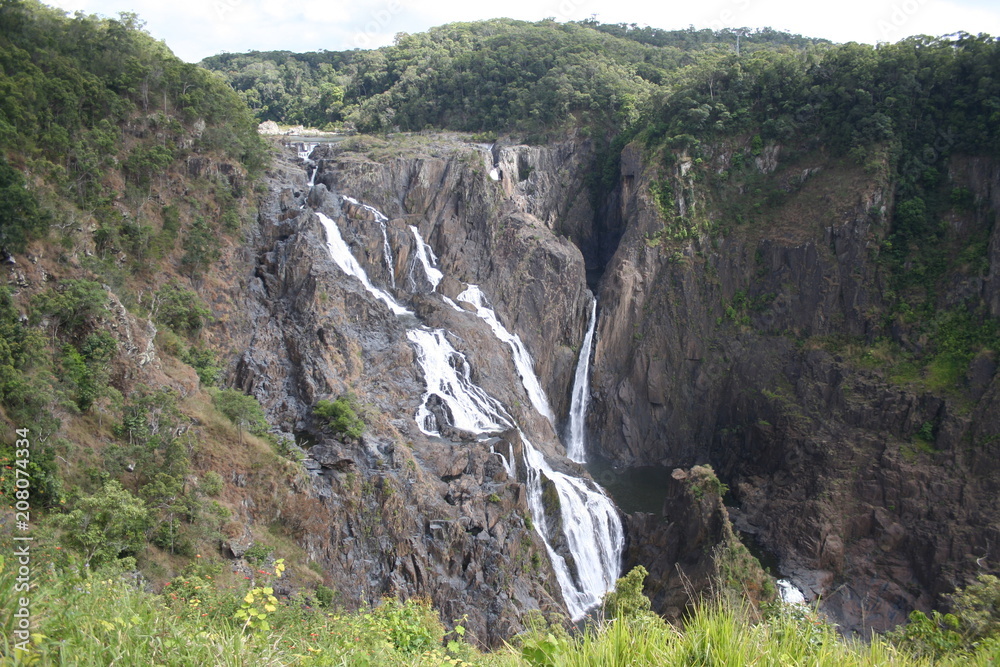 barron river falls at barron gorge nationalpark, queensland, australia ...
