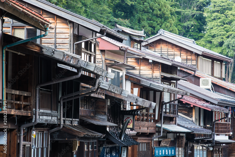 Foto de Narai-juku, Japan - September 4, 2017: Picturesque view of old ...