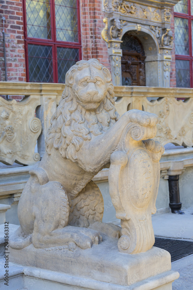 14th century Artus Court on Long Market street, the sculpture of a ...
