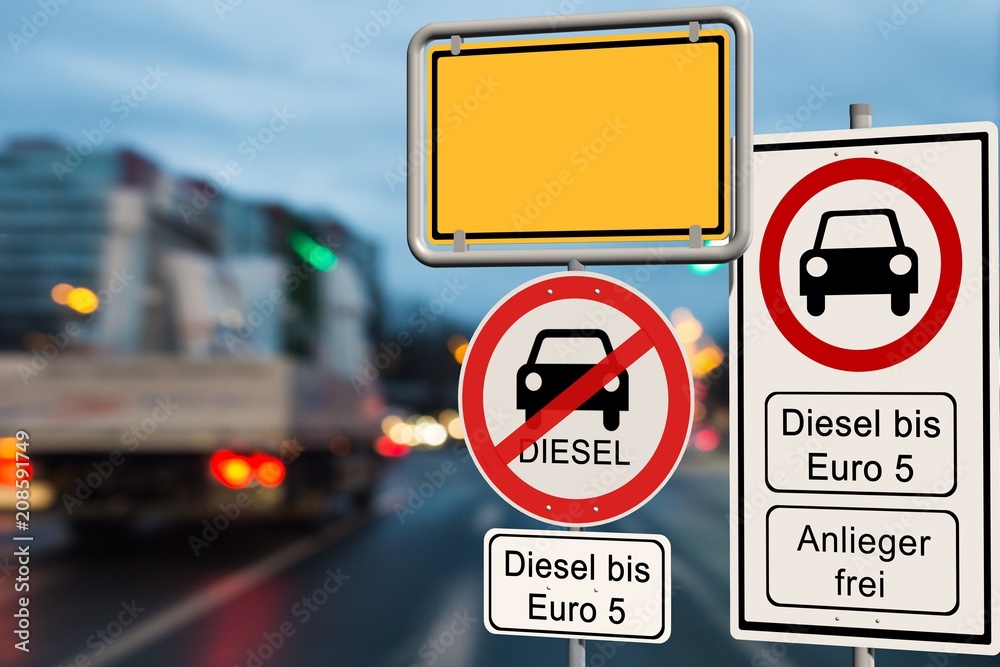 Diesel Fahrverbot - leeres Ortsschild mit dem zusätzlichen ...