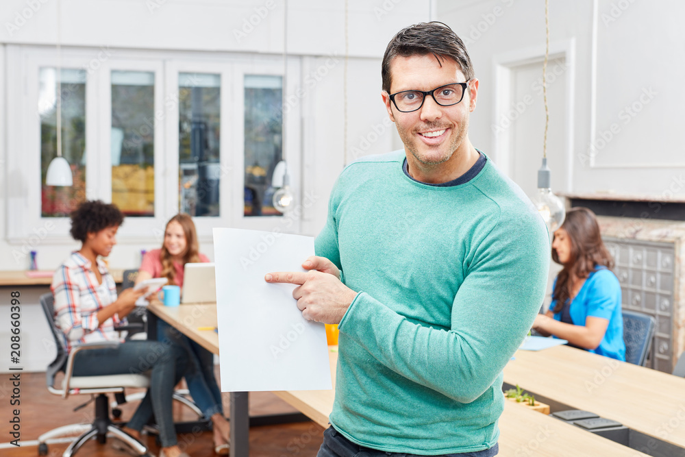 Junger Mann als Business Berater im Büro Stock Photo | Adobe Stock