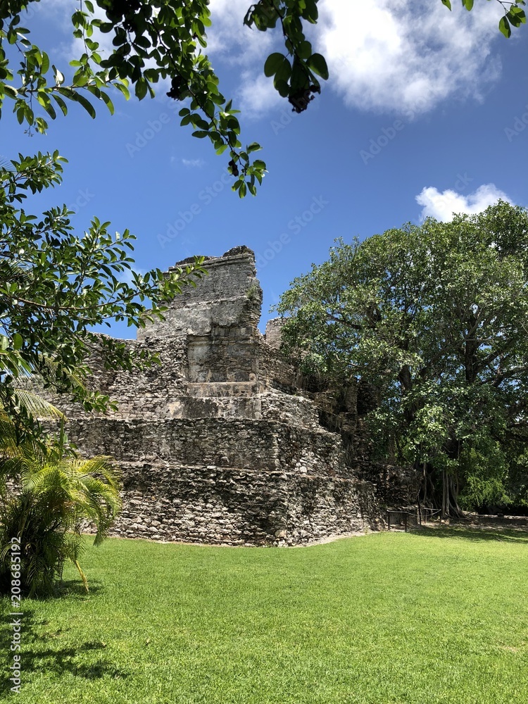 Ruina Maya - El Meco - Cancun - Riviera Maya Stock Photo | Adobe Stock