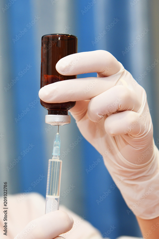 Beauty injections in the salon. The procedure for skin tightening and ...