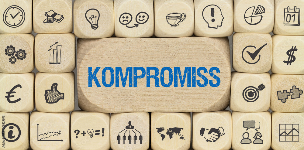 Kompromiss / Würfel mit Symbole Stock Photo | Adobe Stock