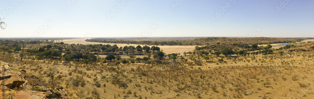 Limpopo river crossing the desert landscape of Mapungubwe National Park ...