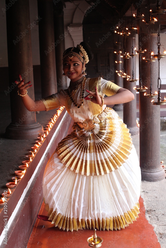 Mohiniyattam Dance Hd