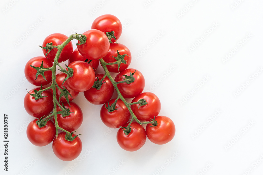 Kirschtomaten / Cherrytomaten / Strauchtomaten Stock-Foto | Adobe Stock