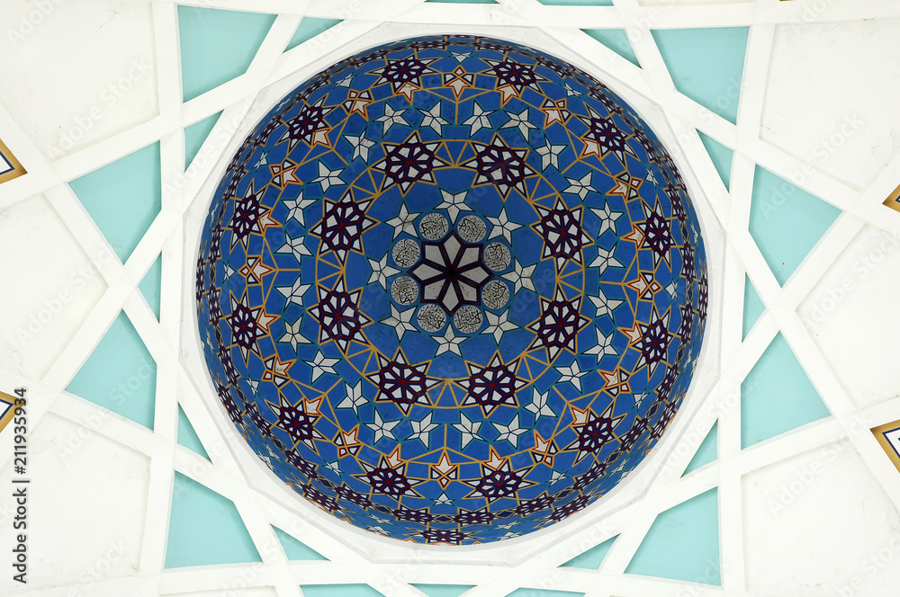 Pattern inside main dome of Sarawak State Mosque. The largest mosque ...