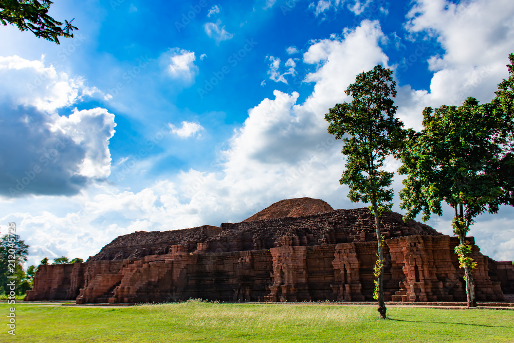 The Pyramid remains in Thailand made of laterite bricks at Kao klang ...