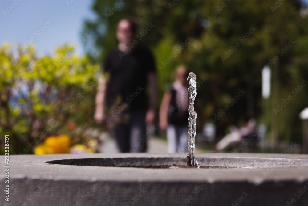 Trinkbrunnen Wasserfontäne an der Promenade Montreux Riviera am Genfer ...
