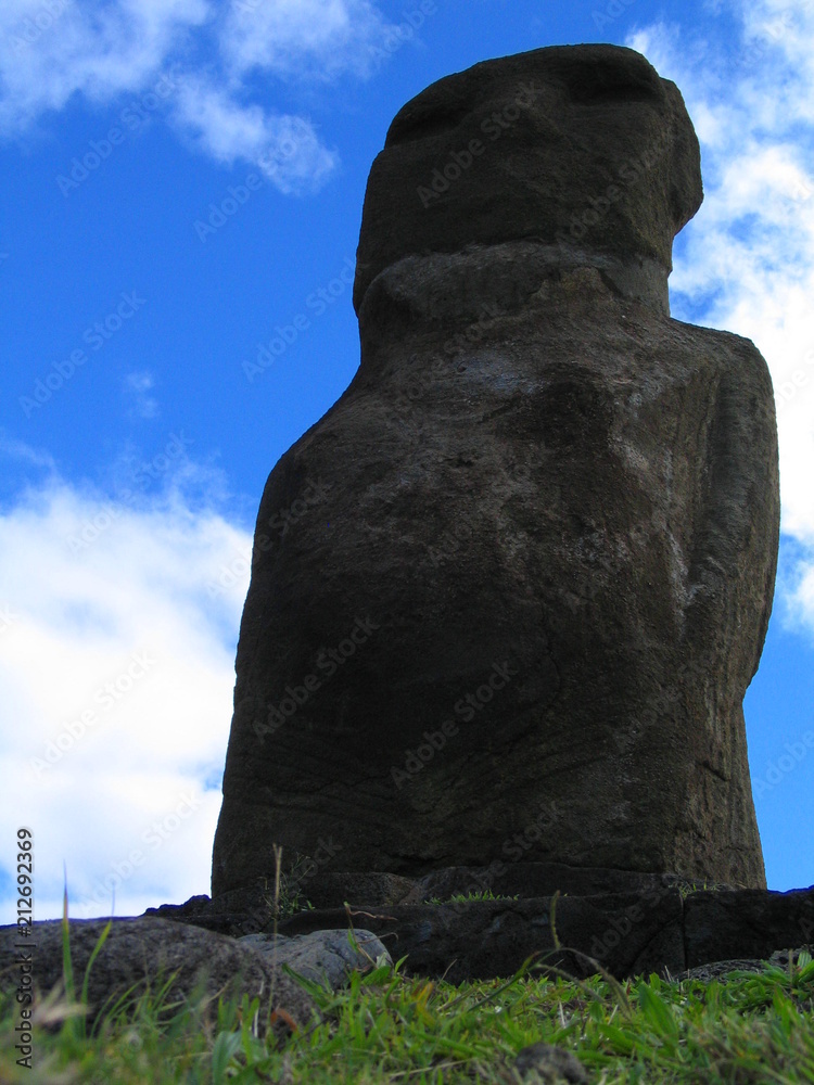 Isla de Pascua. Esculturas Moais de Rapa Nui en Chile Stock Photo ...