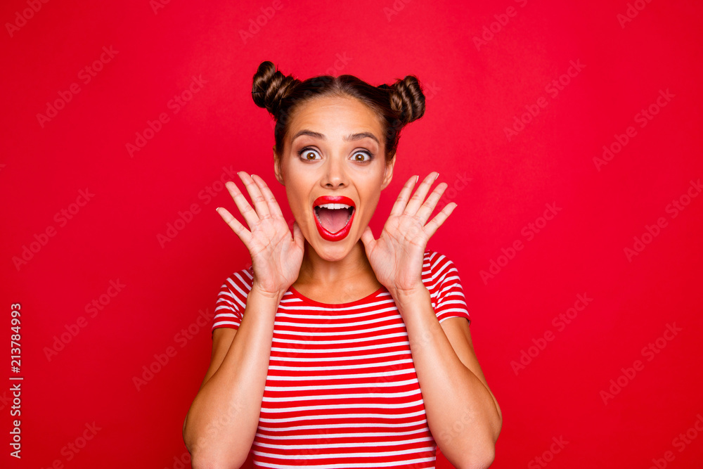 Poster WOW! Portrait of astonished surprised girl with wide open mouth ...