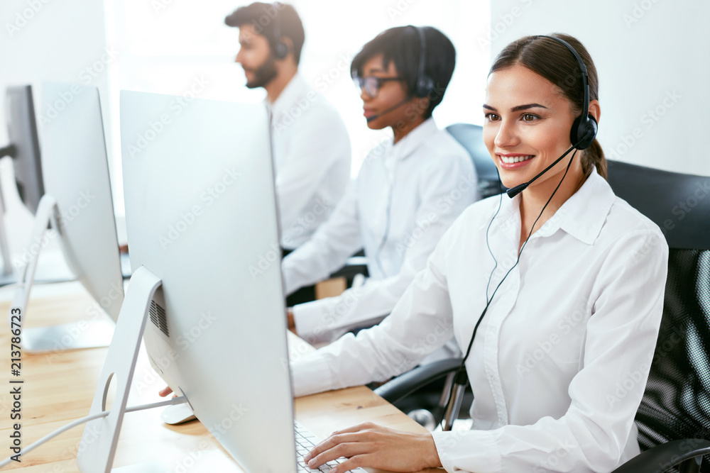 Call Center Agent Ð¡onsulting Client Online Stock-Foto | Adobe Stock