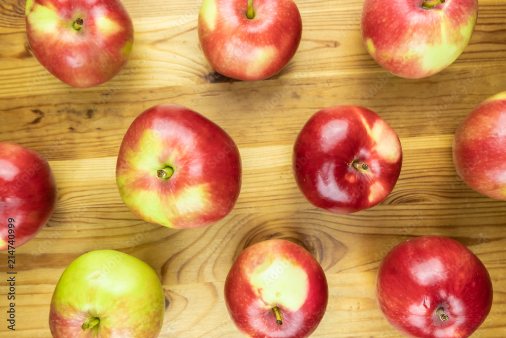 Top view pattern of fresh red apples on rustic wood background. Shot ...