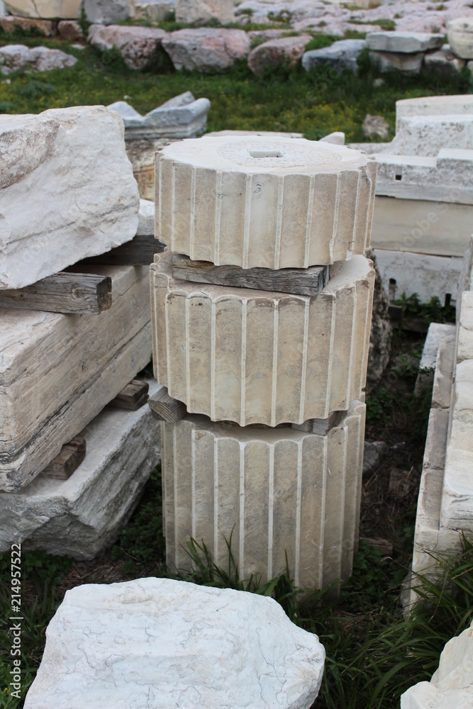 Plano detalle del corte de una columna griega. Atenas. Acropolis Grecia ...