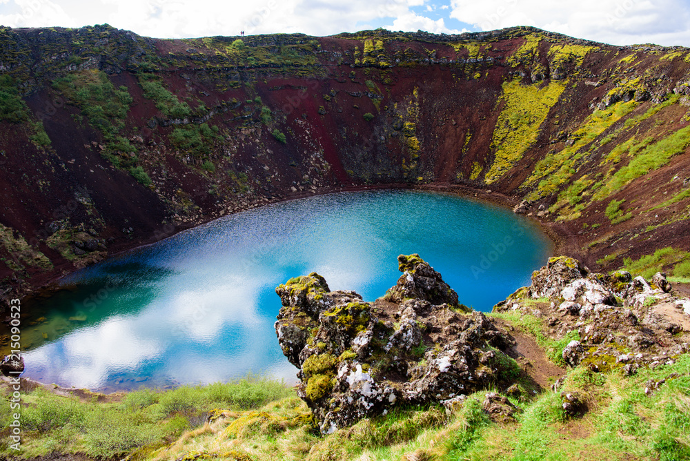 Kerið, lago de cráter volcánico en la ruta del Círculo Dorado de ...