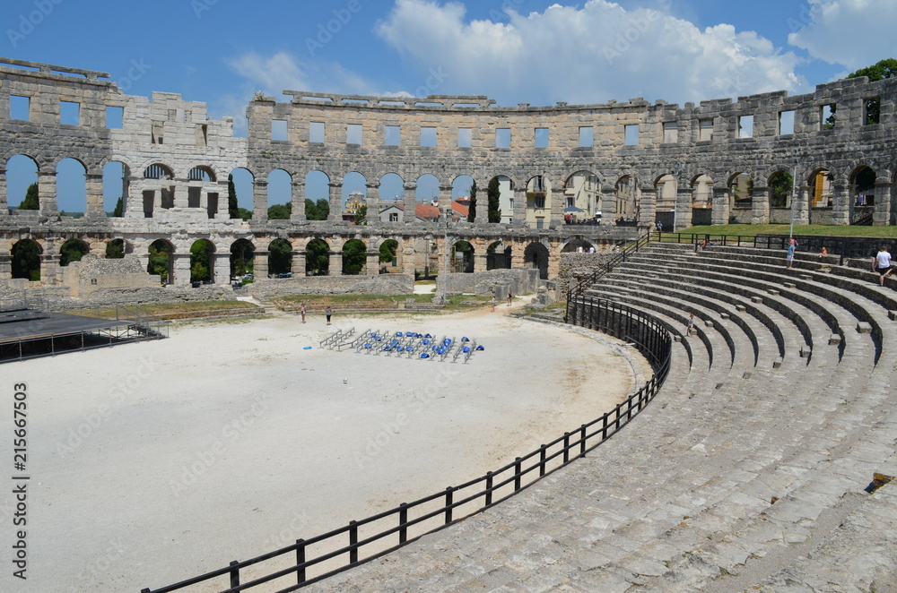 Amfiteatr rzymski w Puli, Istria, Chorwacja Stock Photo | Adobe Stock