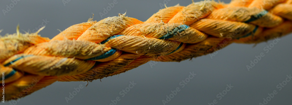 Foto de Old mooring heavy ropes in the port of Saint Lucia. Mooring ...