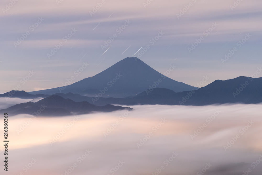 Mt.Fuji with sea of clouds in summer , Seen from Mt.Kushigata Stock ...