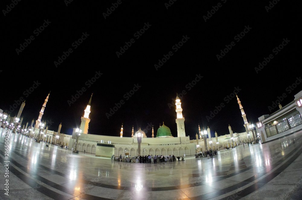 Masjid E Nabvi In Night