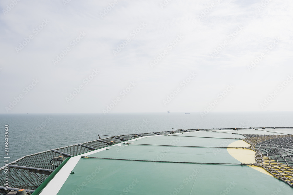 Offshore helicopter platform. Empty oil rig helipad. Sea and sky Stock ...