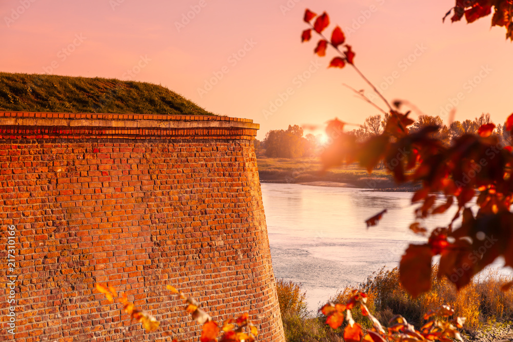 Küstrin an der Oder / Kostrzyn nad Odrą, Herbst an der Oder ...