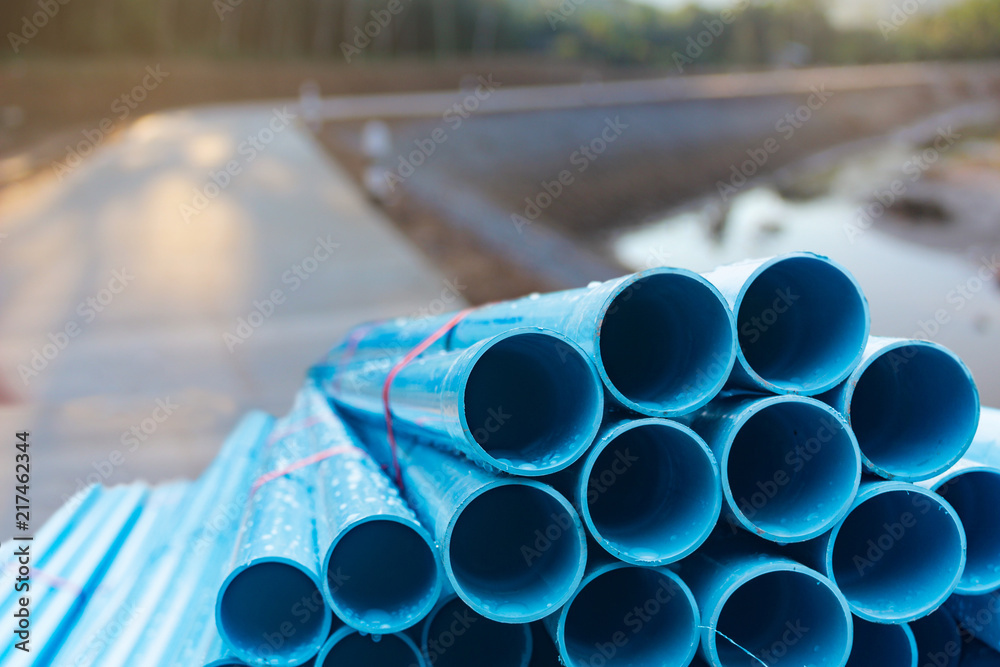 Foto de PVC pipes to deliver water in the irrigation system to the ...