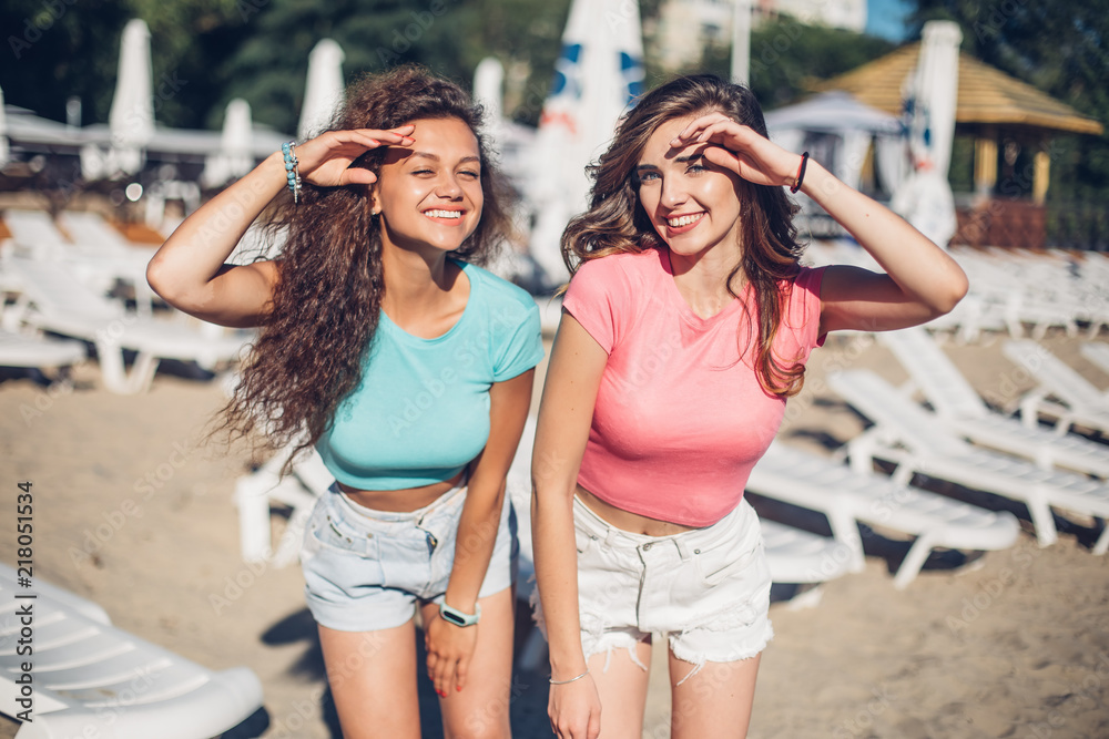 Cool Summer Pictures With Friends