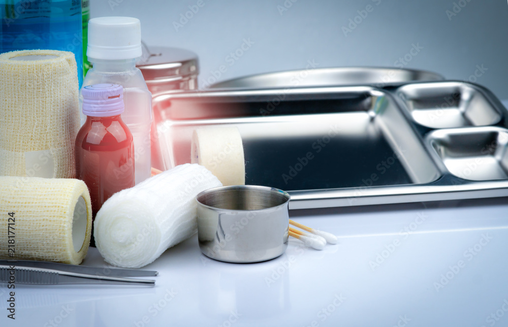 Wound care dressing set and stainless steel plate, forceps, iodine cup ...