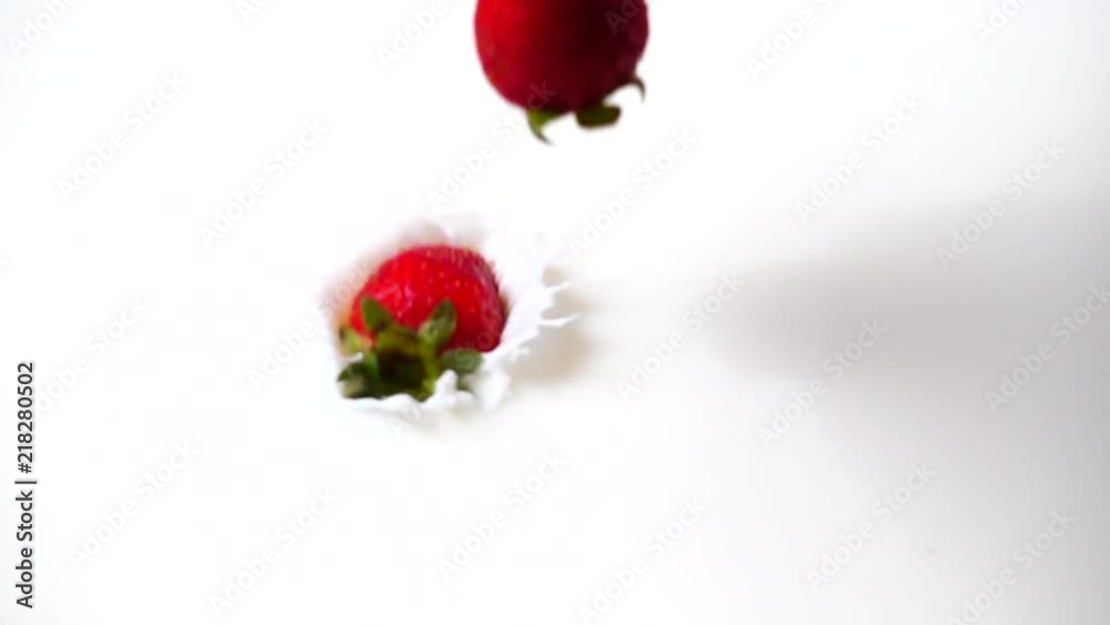 Falling of strawberry in milk. Slow motion. Shooting of fruit. 素材庫影片 ...