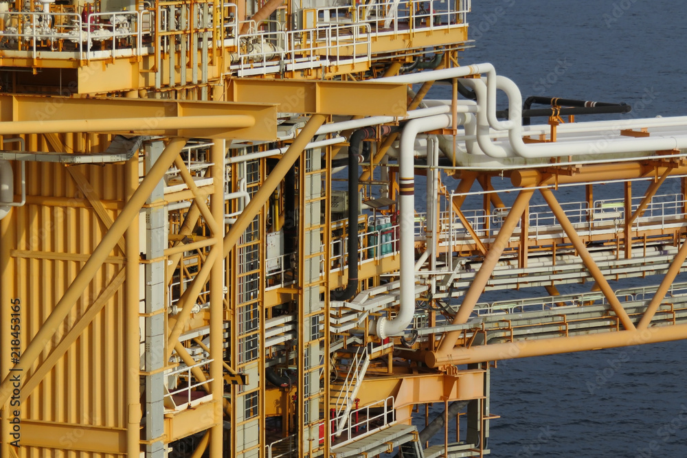 Offshore construction platform for production oil and gas, Oil and gas ...