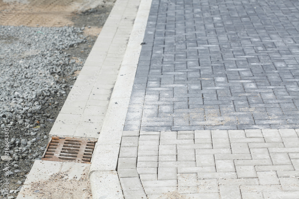 Bordsteinkante, Bordstein, Fußweg Stock-Foto | Adobe Stock