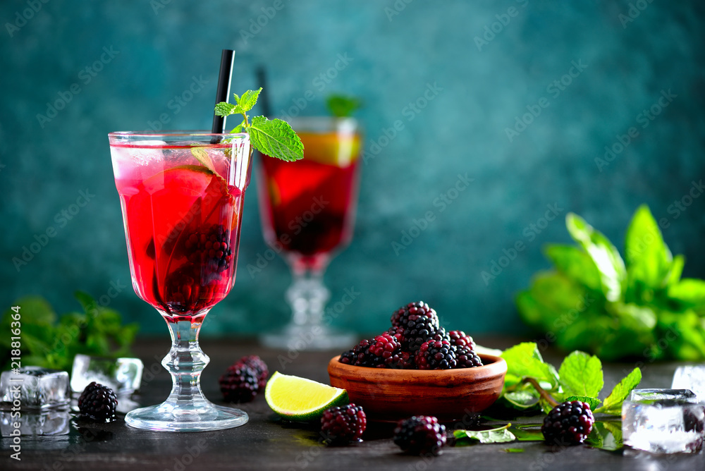 Poster Bramble drink, front view – Wall Art | UkPosters