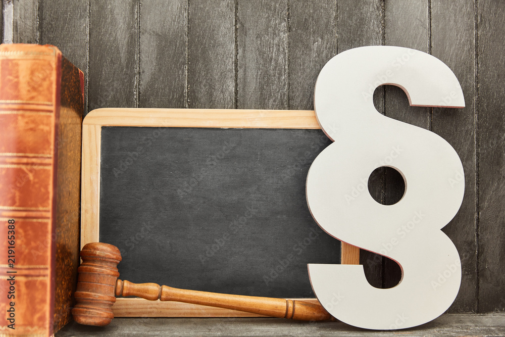 Leere Tafel und Recht und Gesetz Konzept Stock Photo | Adobe Stock