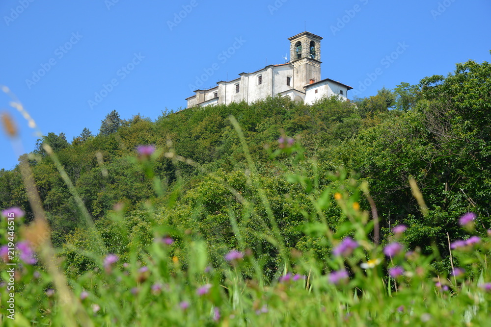 Das historische Kloster Santuario della Madonna della Ceriola auf dem ...