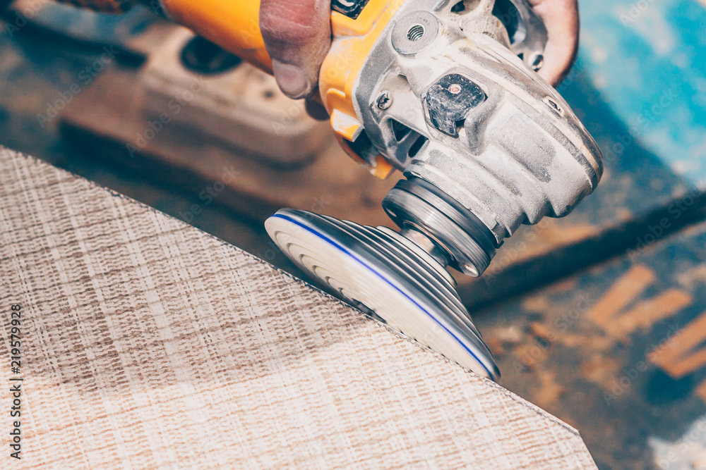 Tile works the tile polishing disk with diamond spraying for the angle ...