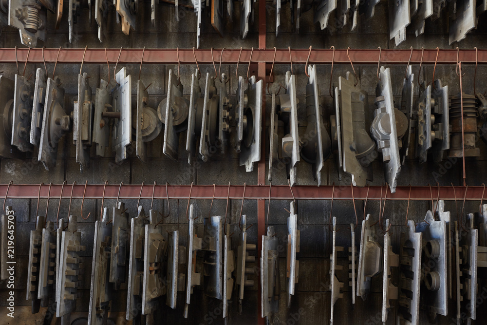 Regal mit Bauteilen und Komponenten Stock Photo | Adobe Stock