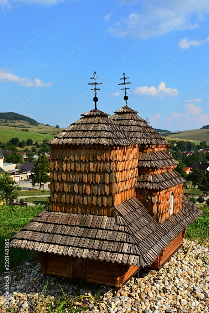 Foto de Model of wooden greek catholic church of St. Archangel Michael ...
