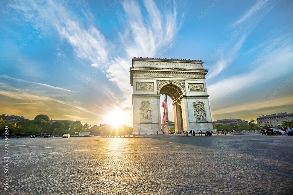 Foto de Paris Arc de Triomphe (Triumphal Arch) in Chaps Elysees at ...