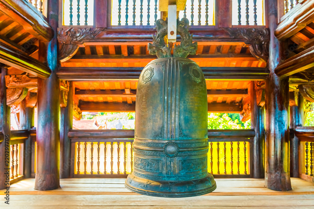 Huge Bell of the Hu Quoc Pagoda, Beautiful buddhist temple in Phu Quoc ...
