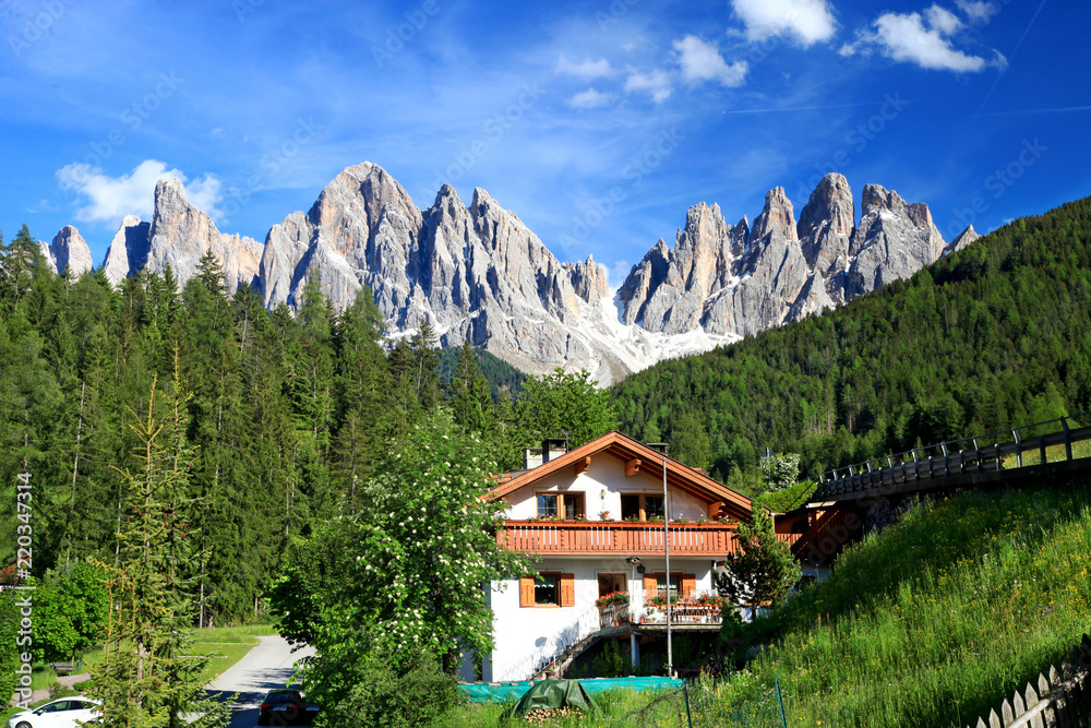 Amazing views of the Odle Mountains in Dolomites, Italy. The Funes ...