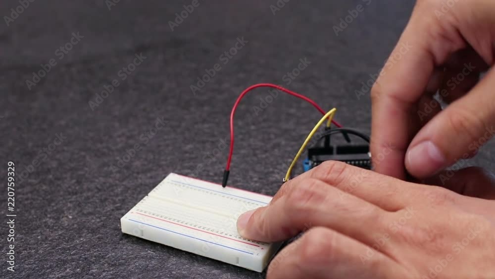 construction of an interactive circuit with an open source microcontroller, a proximity sensor ...