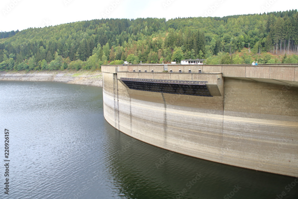 Okerstausee bei Goslar im Harz. Der Stausee hat im Sommer 2018 nach ...