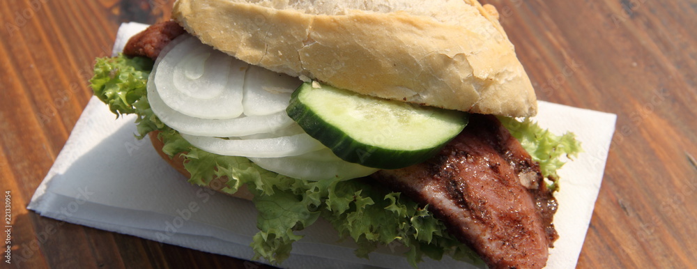 Matjes im Brötchen 3 Stock-Foto | Adobe Stock