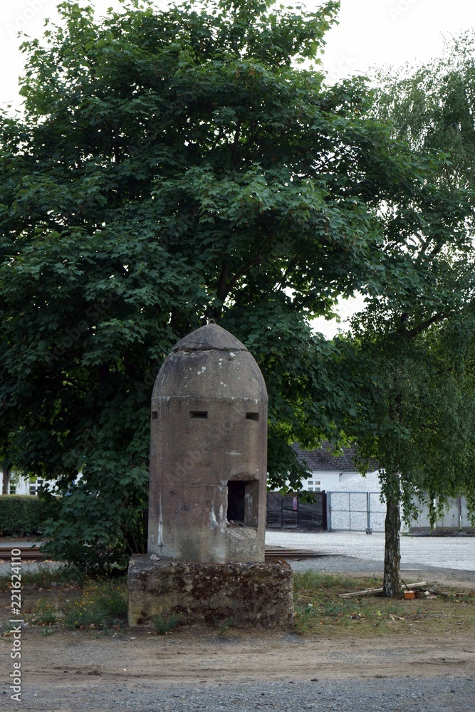 Foto de Bunker zur Fliegerabwehr aus dem Zeiten Weltkrieg do Stock ...