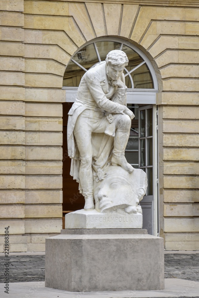 Collège de France / Statue de Champollion / Rue des Ecoles / Paris V ...