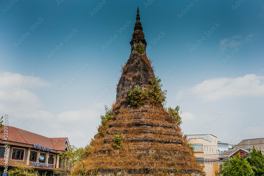 That Dam. Ancient, bell-shaped stupa believed to have once been ...