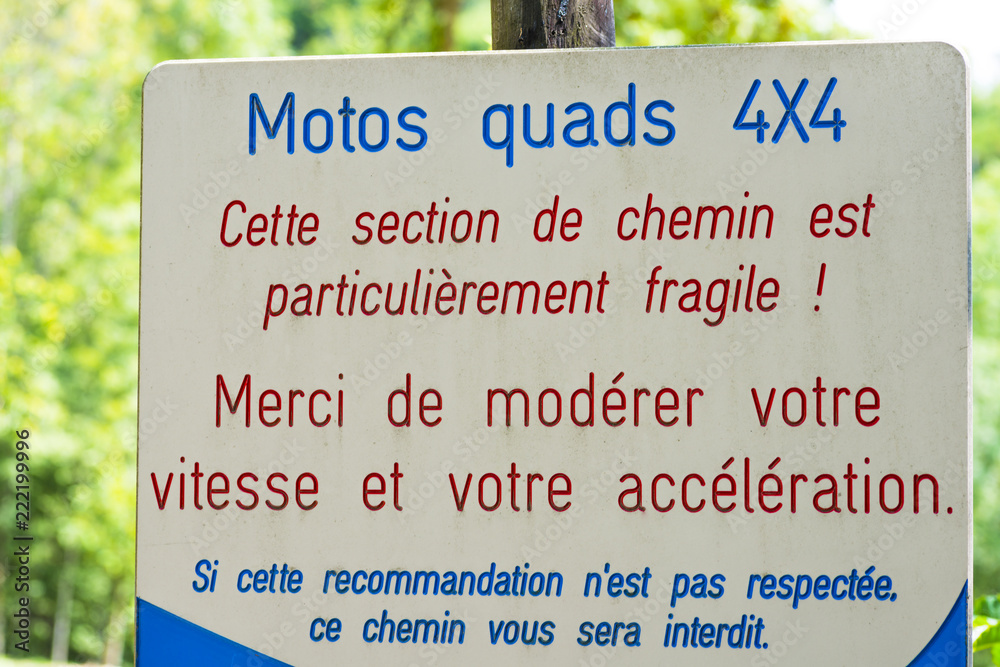 panneau/panneau de signalisation pour quads, motos et 4x4 Stock Photo ...