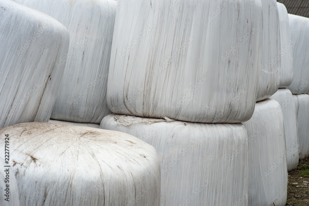 Straw clean and covered with safety film (vacuum packing, hay bale) for ...