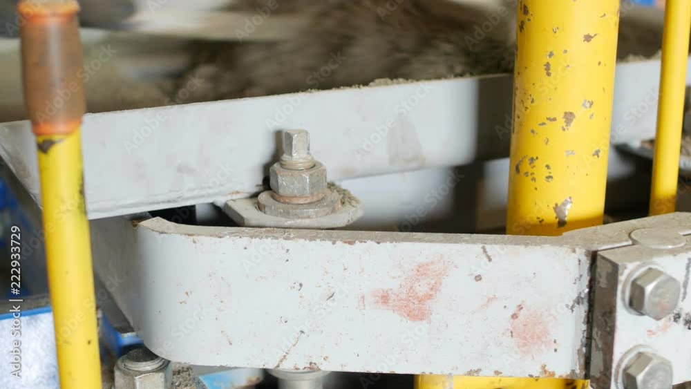 Production process of interlocking concrete pavers for road surface ...